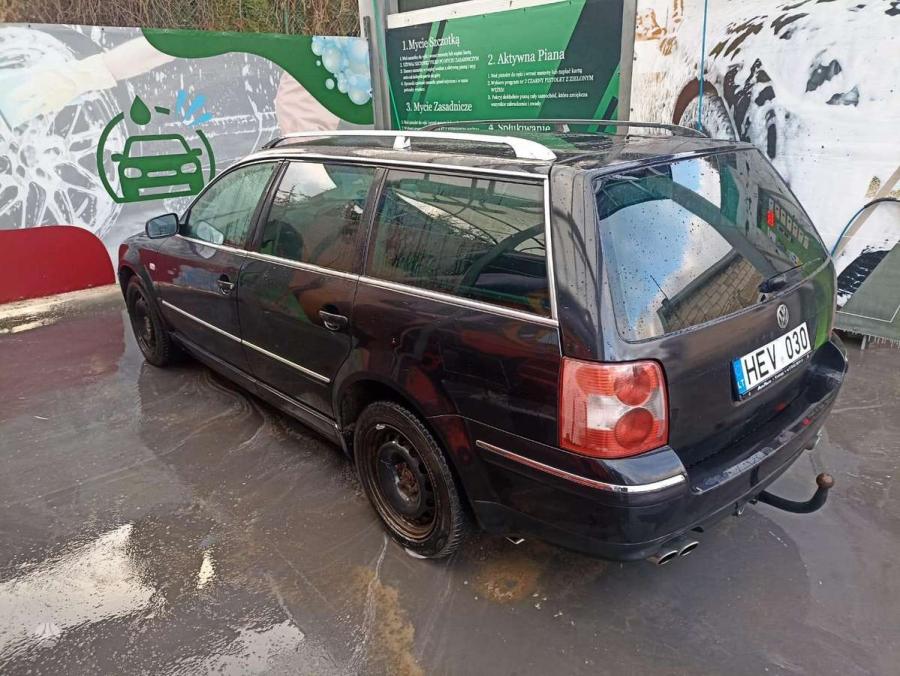 Melns Volkswagen Passat 2002 Lazdijai, ar dzinēja tilpumu 2.77 L un nobraukumu 445 tūkst. km par 2500 €, foto 4 vietnē AUTOMOTO.COM.LV