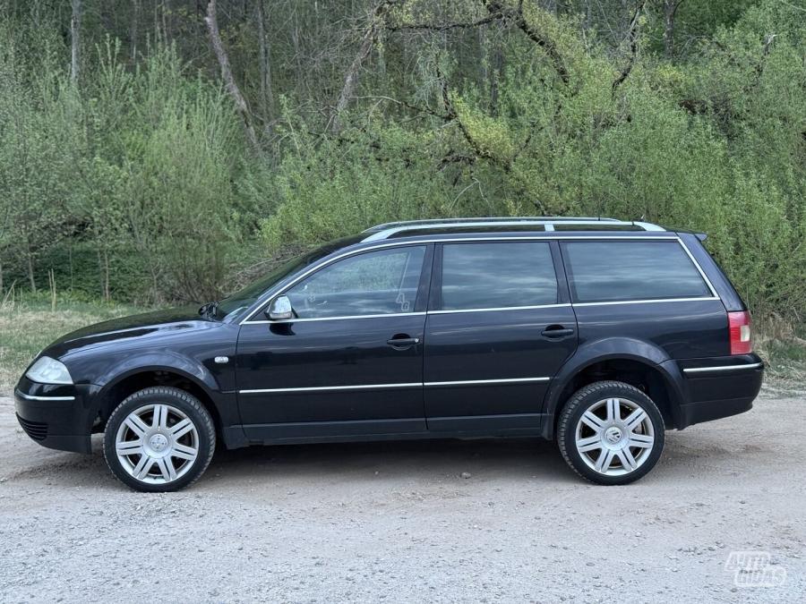 Black Volkswagen Passat 2002 in Vilnius, with an engine capacity of 2.80 L and mileage of 367 thousand km for 1450 €, photo 4 on AUTOMOTO.COM.LV