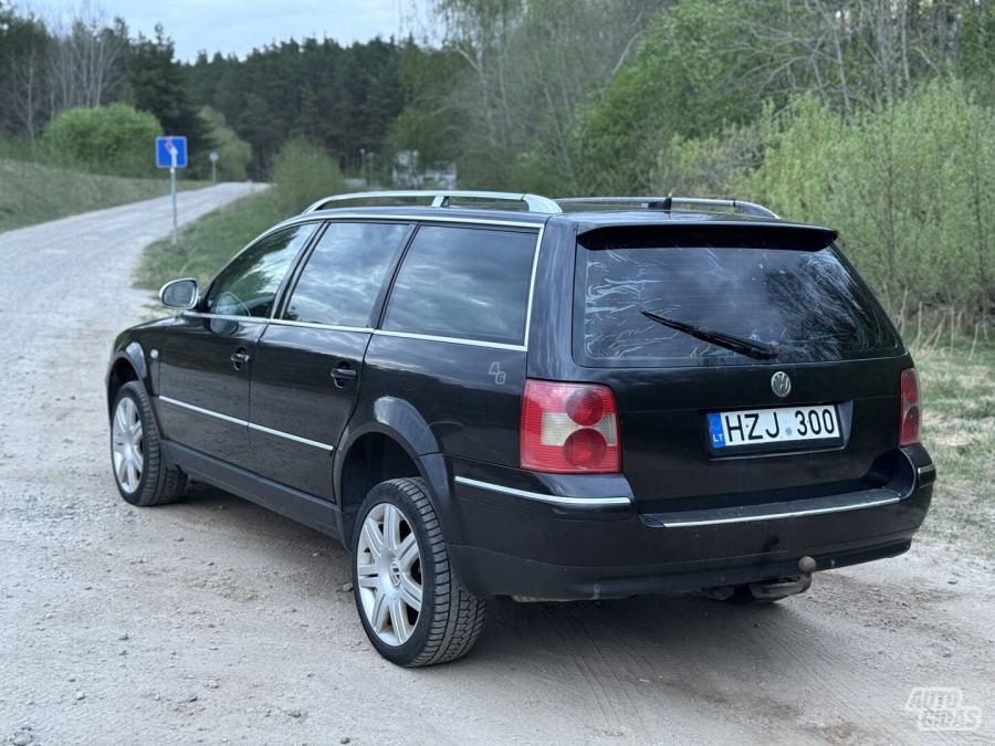Black Volkswagen Passat 2002 in Vilnius, with an engine capacity of 2.80 L and mileage of 367 thousand km for 1450 €, photo 6 on AUTOMOTO.COM.LV