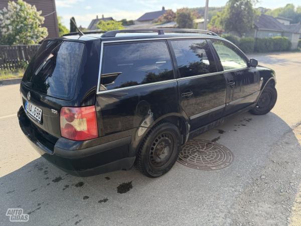 Black Volkswagen Passat 2002 in Kaunas, with an engine capacity of 1.90 L and mileage of 399 thousand km for 750 €, photo 5 on AUTOMOTO.COM.LV