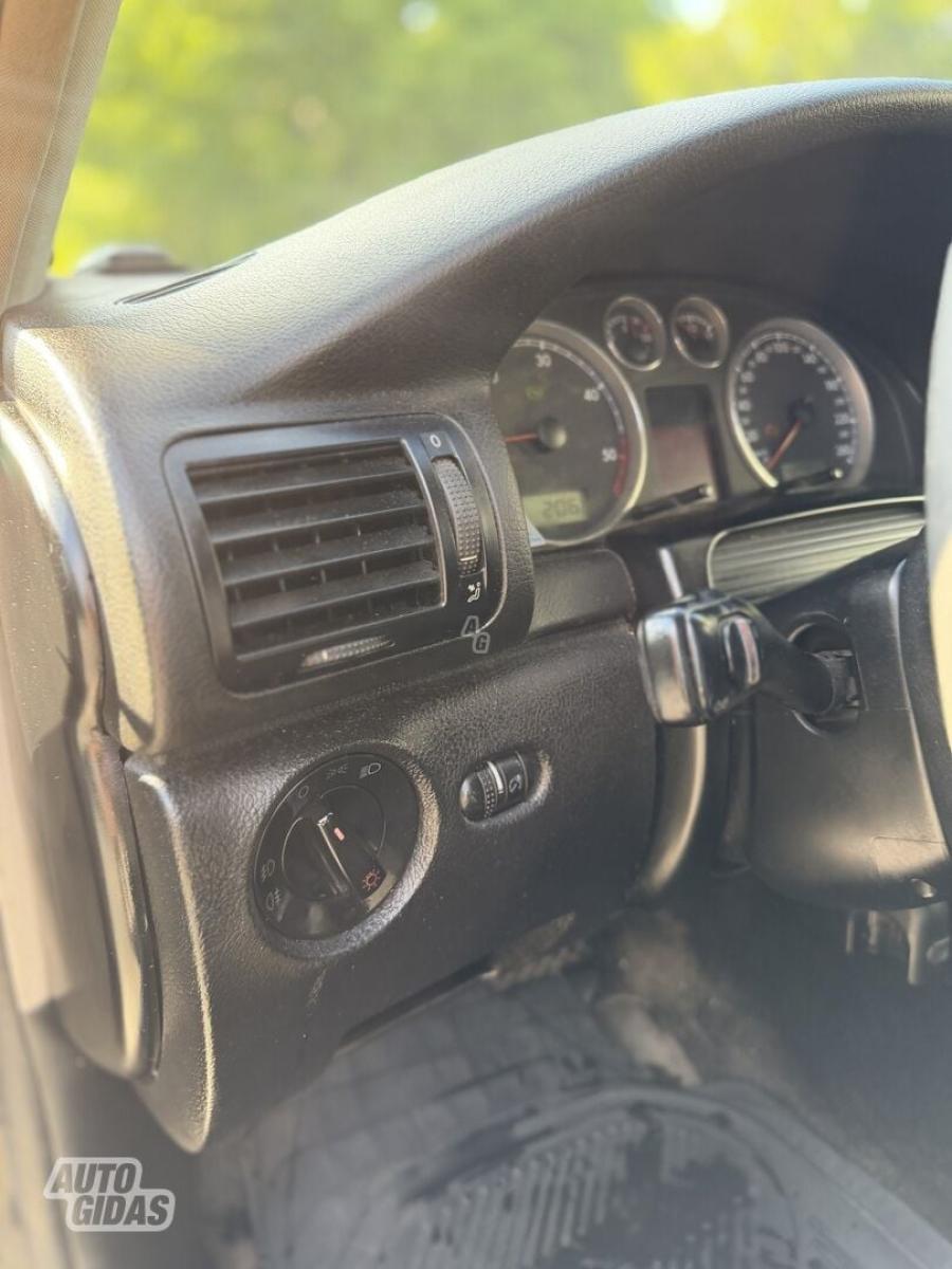 Melns Volkswagen Passat 2002 Kauņa, ar dzinēja tilpumu 1.90 L un nobraukumu 399 tūkst. km par 750 €, foto 12 vietnē AUTOMOTO.COM.LV
