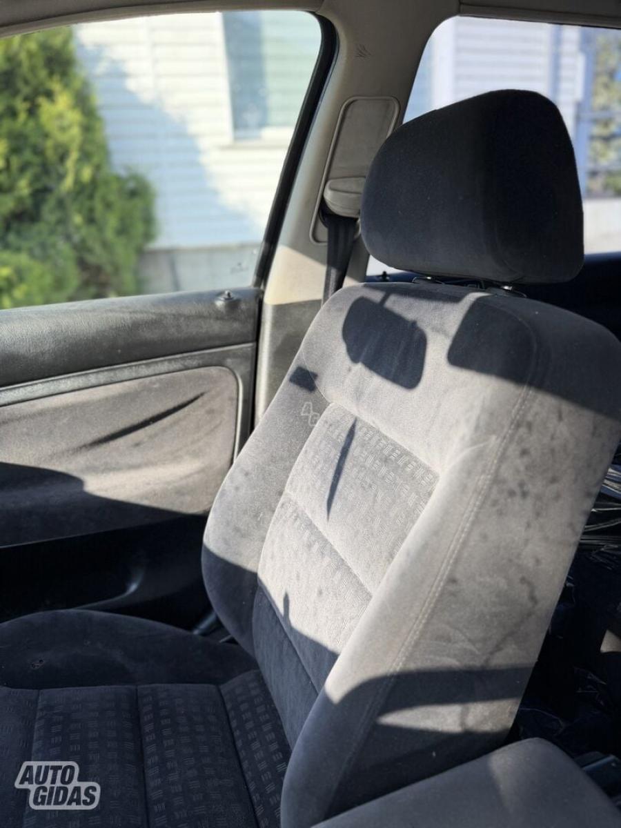 Melns Volkswagen Passat 2002 Kauņa, ar dzinēja tilpumu 1.90 L un nobraukumu 399 tūkst. km par 750 €, foto 20 vietnē AUTOMOTO.COM.LV