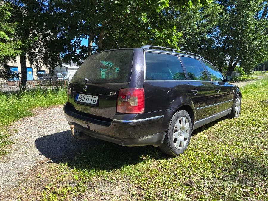 Черный Фольксваген Пассат 2002 в Таллин, объемом двигателя 2.50 л и пробегом 423 тыс. км за 650 €, фото 7 на AUTOMOTO.COM.LV
