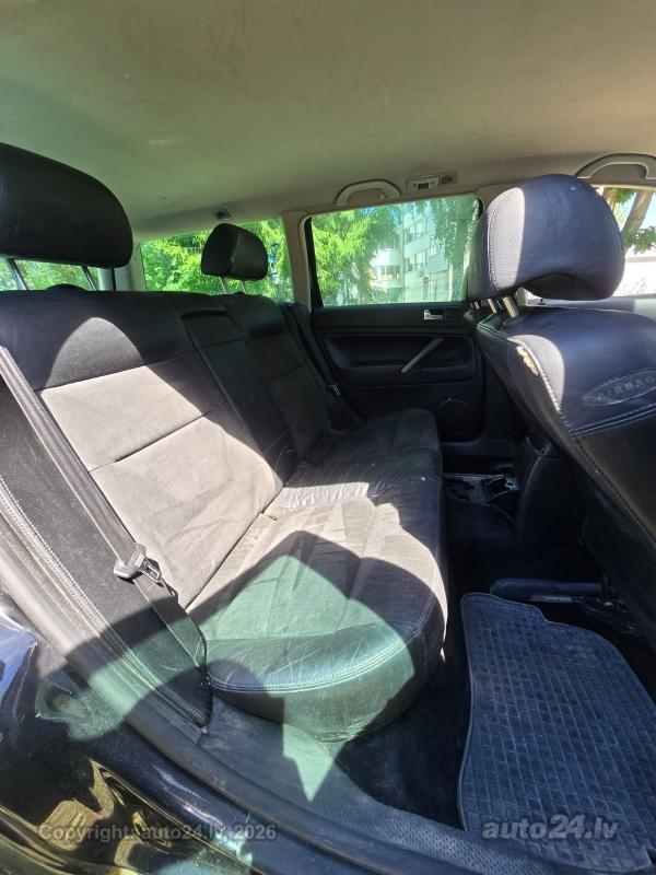 Melns Volkswagen Passat 2002 Tallina, ar dzinēja tilpumu 2.50 L un nobraukumu 423 tūkst. km par 650 €, foto 8 vietnē AUTOMOTO.COM.LV