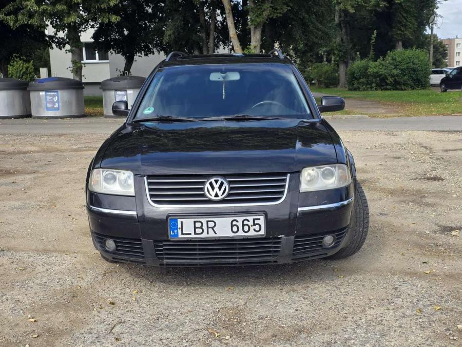 Melns Volkswagen Passat 2002 Vilkaviškis, ar dzinēja tilpumu 2.50 L un nobraukumu 440 tūkst. km par 950 €, foto 3 vietnē AUTOMOTO.COM.LV