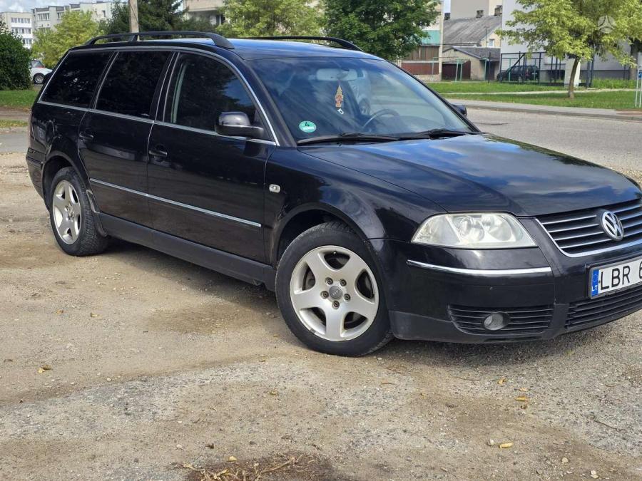 Melns Volkswagen Passat 2002 Vilkaviškis, ar dzinēja tilpumu 2.50 L un nobraukumu 440 tūkst. km par 950 €, foto 4 vietnē AUTOMOTO.COM.LV