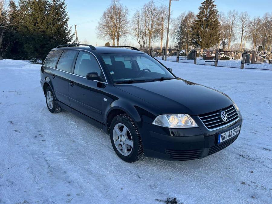 Black Volkswagen Passat 2003 in Vilkaviskis, with an engine capacity of 1.90 L and mileage of 238 thousand km for 2100 €, photo 3 on AUTOMOTO.COM.LV