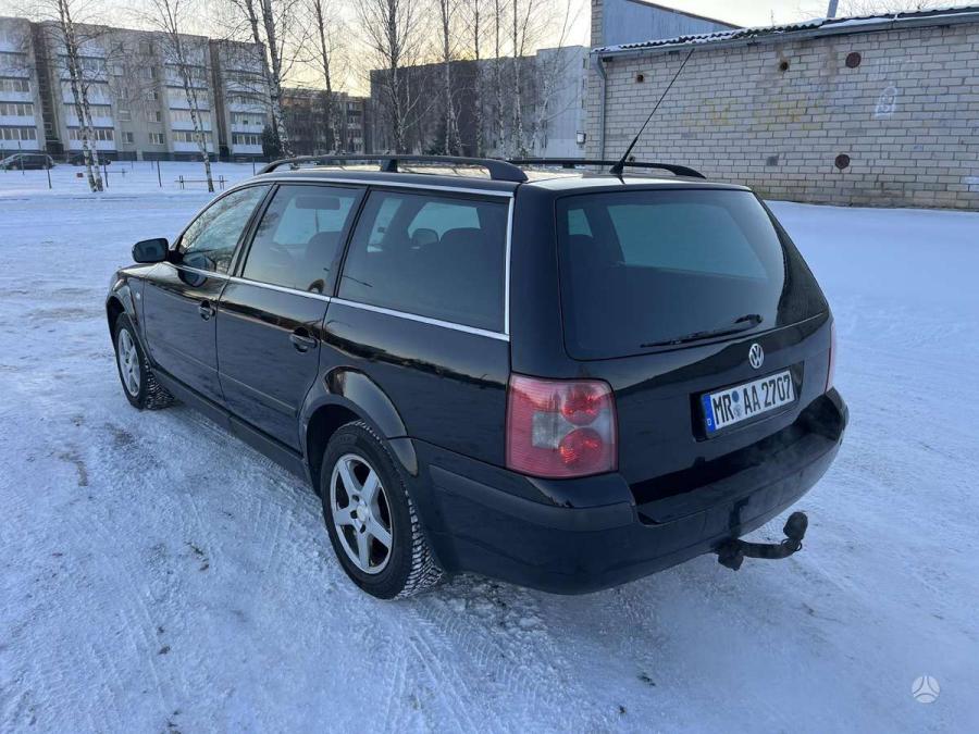 Black Volkswagen Passat 2003 in Vilkaviskis, with an engine capacity of 1.90 L and mileage of 238 thousand km for 2100 €, photo 7 on AUTOMOTO.COM.LV