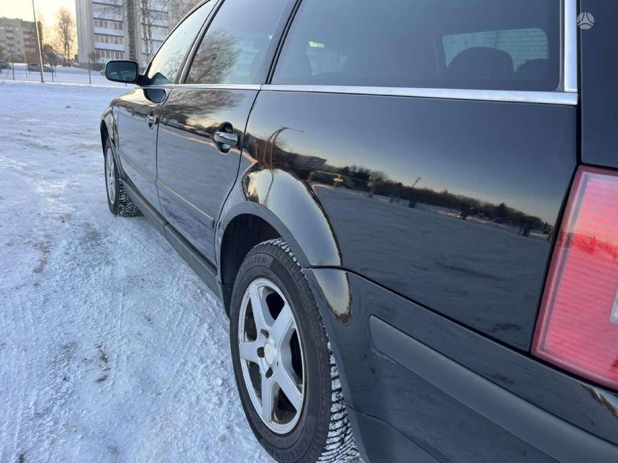 Black Volkswagen Passat 2003 in Vilkaviskis, with an engine capacity of 1.90 L and mileage of 238 thousand km for 2100 €, photo 9 on AUTOMOTO.COM.LV