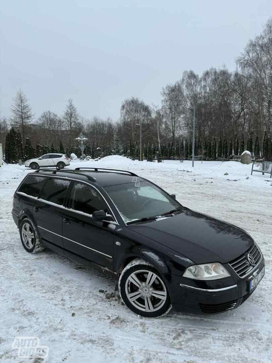 Melns Volkswagen Passat 2003 Viļņa, ar dzinēja tilpumu 2.50 L un nobraukumu 340 tūkst. km par 1450 €, foto 1 vietnē AUTOMOTO.COM.LV