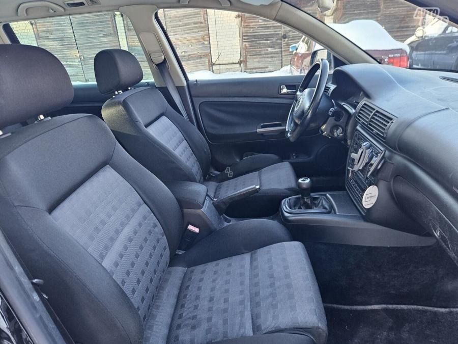Melns Volkswagen Passat 2003 Širvintos, ar dzinēja tilpumu 1.90 L un nobraukumu 271 tūkst. km par 3100 €, foto 10 vietnē AUTOMOTO.COM.LV
