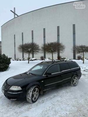 Black Volkswagen Passat 2003 in Vilnius, with an engine capacity of 2.50 L and mileage of 340 thousand km for 1450 €, photo 2 on AUTOMOTO.COM.LV
