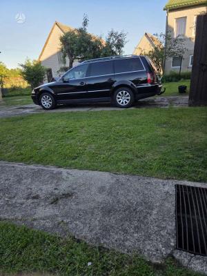 Black Volkswagen Passat 2003 in Siauliai, with an engine capacity of 1.90 L and mileage of 301 thousand km for 2200 €, photo  on AUTOMOTO.COM.LV