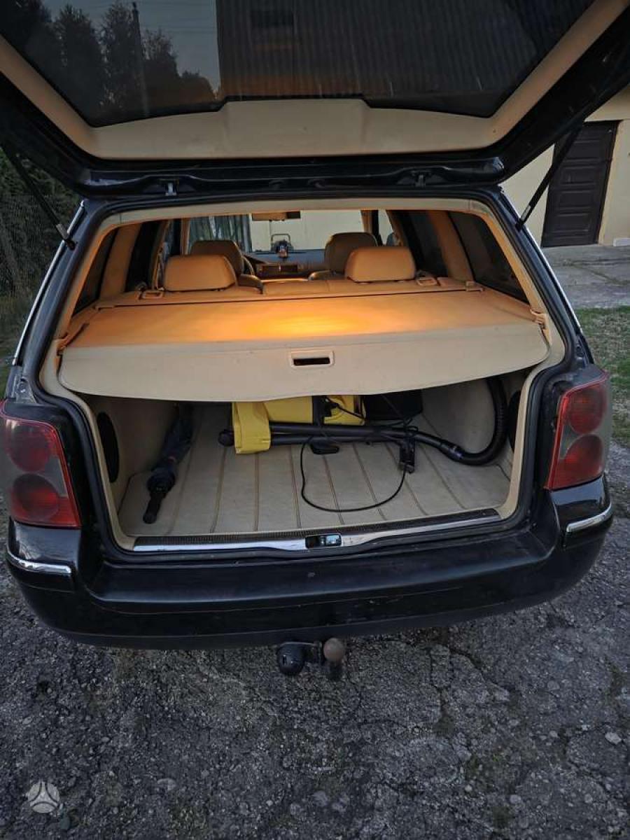 Black Volkswagen Passat 2003 in Siauliai, with an engine capacity of 1.90 L and mileage of 301 thousand km for 2200 €, photo 4 on AUTOMOTO.COM.LV