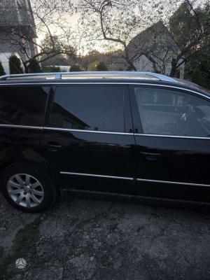 Black Volkswagen Passat 2003 in Siauliai, with an engine capacity of 1.90 L and mileage of 301 thousand km for 2200 €, photo 10 on AUTOMOTO.COM.LV