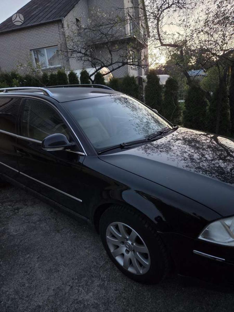 Black Volkswagen Passat 2003 in Siauliai, with an engine capacity of 1.90 L and mileage of 301 thousand km for 2200 €, photo 11 on AUTOMOTO.COM.LV