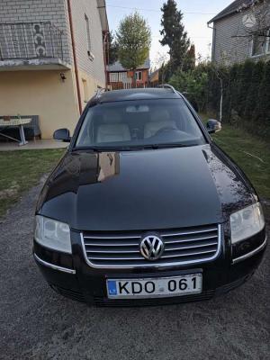 Black Volkswagen Passat 2003 in Siauliai, with an engine capacity of 1.90 L and mileage of 301 thousand km for 2200 €, photo 12 on AUTOMOTO.COM.LV