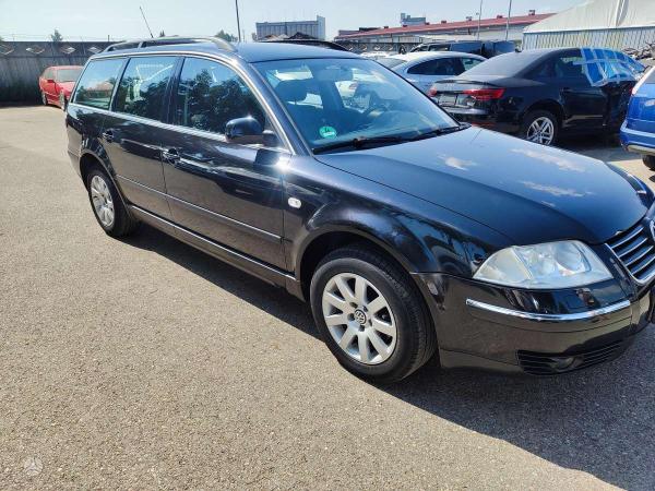 Black Volkswagen Passat 2003 in Marijampole, with an engine capacity of 1.90 L and mileage of 315 thousand km for 1799 €, photo 4 on AUTOMOTO.COM.LV
