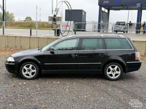 Black Volkswagen Passat 2004 in Kaunas, with an engine capacity of 2.50 L and mileage of 288 thousand km for 499 €, photo 4 on AUTOMOTO.COM.LV