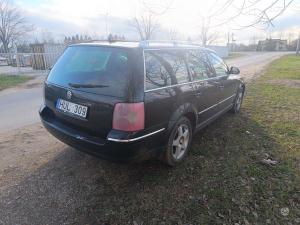 Melns Volkswagen Passat 2004 Marijampole, ar dzinēja tilpumu 2.50 L un nobraukumu 280 tūkst. km par 800 €, foto 3 vietnē AUTOMOTO.COM.LV