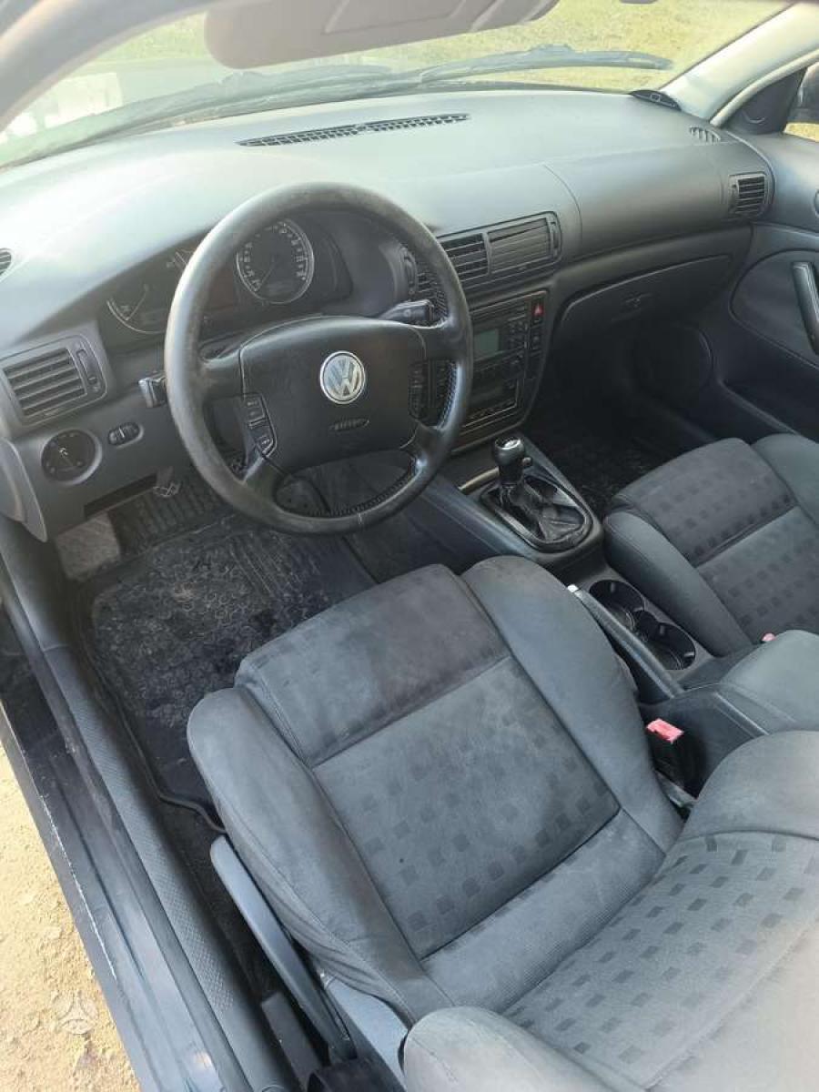 Melns Volkswagen Passat 2004 Marijampole, ar dzinēja tilpumu 2.50 L un nobraukumu 280 tūkst. km par 800 €, foto 5 vietnē AUTOMOTO.COM.LV