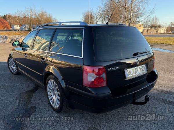 Black Volkswagen Passat 2004 in Viljandi, with an engine capacity of 1.90 L and mileage of 281 thousand km for 4190 €, photo 2 on AUTOMOTO.COM.LV