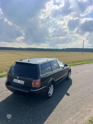 Black Volkswagen Passat 2004 in Siauliai, with an engine capacity of 1.90 L and mileage of 316 thousand km for 1450 €, photo 5 on AUTOMOTO.COM.LV