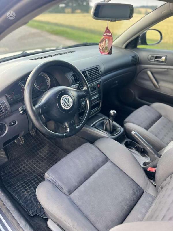 Black Volkswagen Passat 2004 in Siauliai, with an engine capacity of 1.90 L and mileage of 316 thousand km for 1450 €, photo 7 on AUTOMOTO.COM.LV