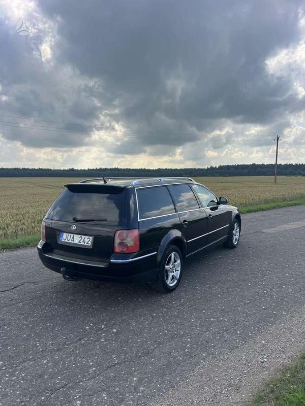 Black Volkswagen Passat 2004 in Siauliai, with an engine capacity of 1.90 L and mileage of 316 thousand km for 1450 €, photo 10 on AUTOMOTO.COM.LV