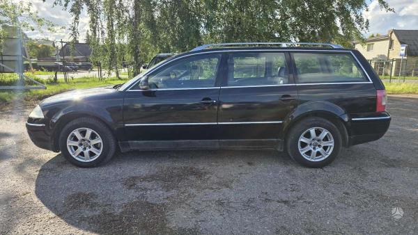 Black Volkswagen Passat 2004 in Siauliai, with an engine capacity of 1.90 L and mileage of 297 thousand km for 2150 €, photo 2 on AUTOMOTO.COM.LV