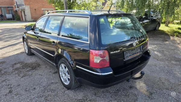 Black Volkswagen Passat 2004 in Siauliai, with an engine capacity of 1.90 L and mileage of 297 thousand km for 2150 €, photo 3 on AUTOMOTO.COM.LV