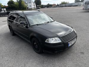 Черный Фольксваген Пассат 2004 в Пярну, объемом двигателя 1.90 л и пробегом 480 тыс. км за 1100 €, фото 15 на AUTOMOTO.COM.LV