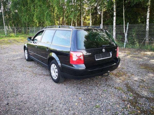Black Volkswagen Passat 2004 in Radviliskis, with an engine capacity of 1.90 L and mileage of 283 thousand km for 2100 €, photo 4 on AUTOMOTO.COM.LV