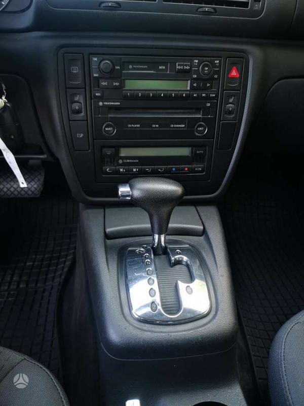 Black Volkswagen Passat 2004 in Radviliskis, with an engine capacity of 1.90 L and mileage of 283 thousand km for 2100 €, photo 9 on AUTOMOTO.COM.LV