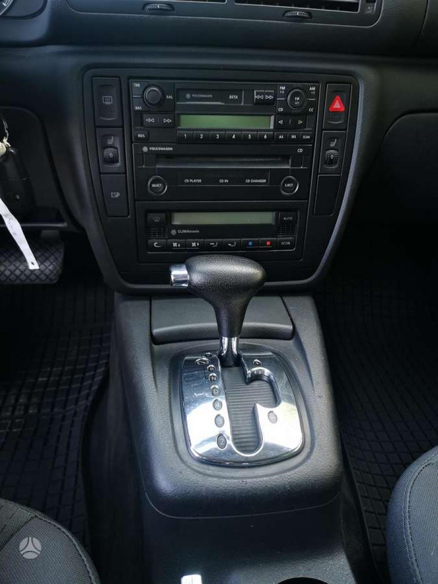 Melns Volkswagen Passat 2004 Radviliškis, ar dzinēja tilpumu 1.90 L un nobraukumu 283 tūkst. km par 2100 €, foto 9 vietnē AUTOMOTO.COM.LV