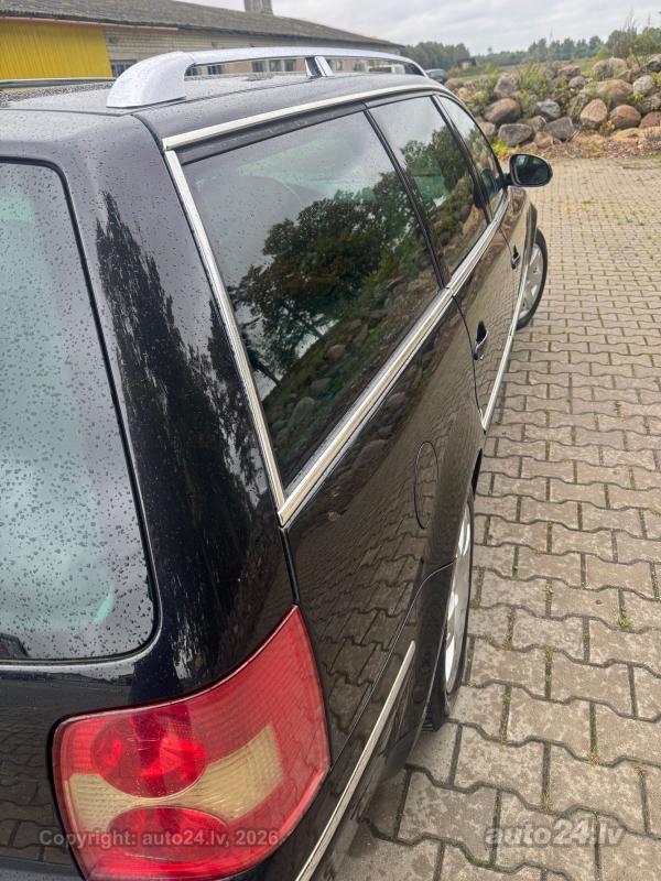 Black Volkswagen Passat 2004 in Viljandi, with an engine capacity of 1.90 L and mileage of 307 thousand km for 3899 €, photo 11 on AUTOMOTO.COM.LV