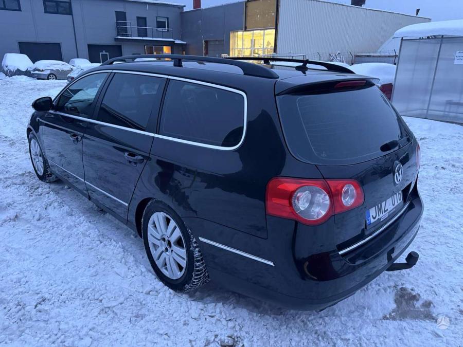 Black Volkswagen Passat 2005 in Vilnius, with an engine capacity of 2.00 L and mileage of 325 thousand km for 1150 €, photo 6 on AUTOMOTO.COM.LV