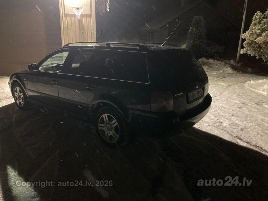 Melns Volkswagen Passat 2005 Tallina, ar dzinēja tilpumu 1.90 L un nobraukumu 0 tūkst. km par 1350 €, foto 2 vietnē AUTOMOTO.COM.LV