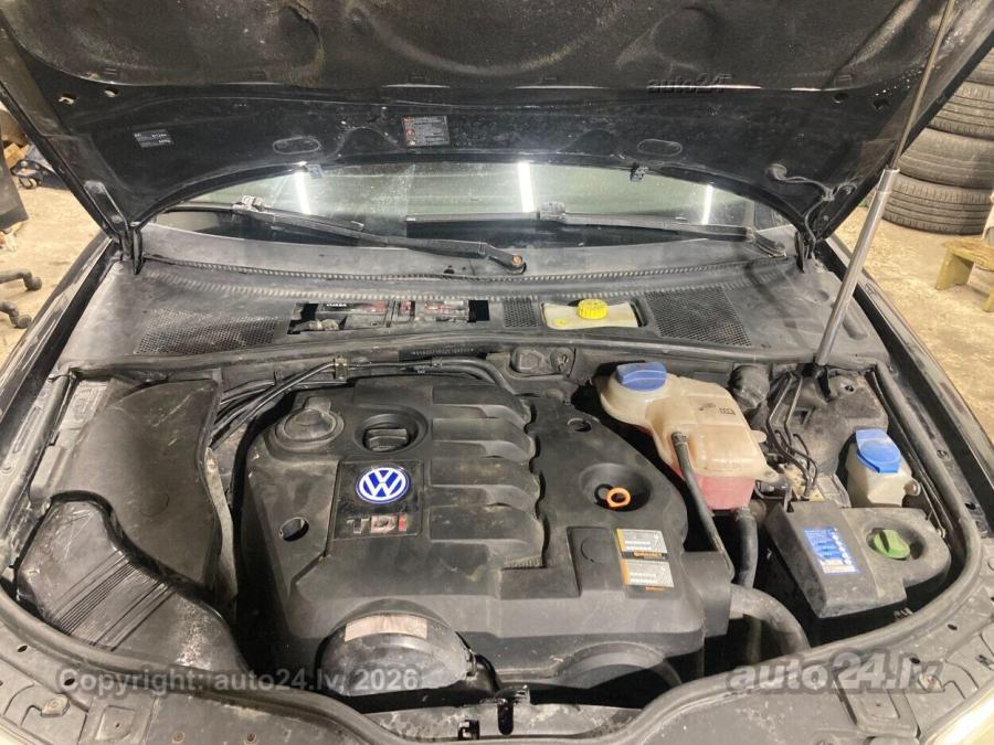 Melns Volkswagen Passat 2005 Tallina, ar dzinēja tilpumu 1.90 L un nobraukumu 0 tūkst. km par 1350 €, foto 13 vietnē AUTOMOTO.COM.LV