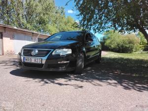 Black Volkswagen Passat 2005 in Siauliai, with an engine capacity of 1.90 L and mileage of 350 thousand km for 1500 €, photo  on AUTOMOTO.COM.LV