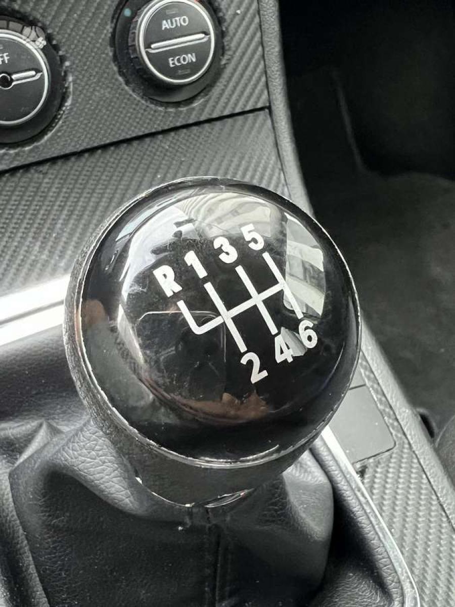 Melns Volkswagen Passat 2005 Viļņa, ar dzinēja tilpumu 1.97 L un nobraukumu 408 tūkst. km par 900 €, foto 13 vietnē AUTOMOTO.COM.LV