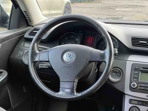Black Volkswagen Passat 2005 in Narva, with an engine capacity of 2.00 L and mileage of 295 thousand km for 1499 €, photo 10 on AUTOMOTO.COM.LV