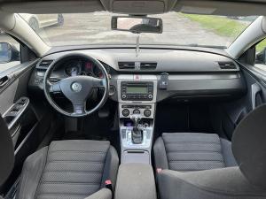 Black Volkswagen Passat 2005 in Narva, with an engine capacity of 2.00 L and mileage of 295 thousand km for 1499 €, photo 11 on AUTOMOTO.COM.LV