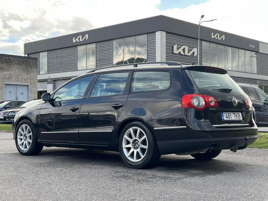 Black Volkswagen Passat 2005 in Narva, with an engine capacity of 2.00 L and mileage of 295 thousand km for 1499 €, photo 18 on AUTOMOTO.COM.LV