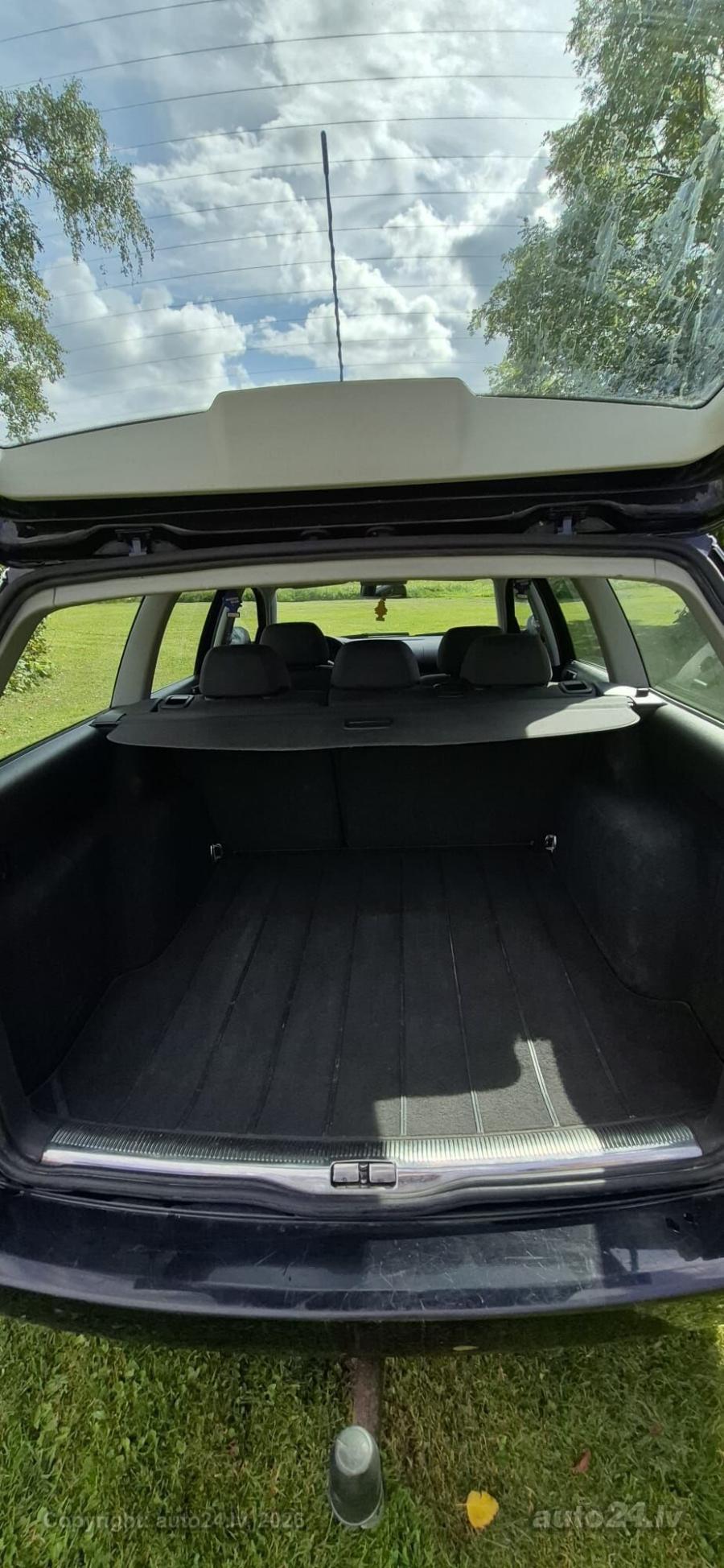 Black Volkswagen Passat 2005 in Tallinn, with an engine capacity of 2.00 L and mileage of 350 thousand km for 2300 €, photo 11 on AUTOMOTO.COM.LV