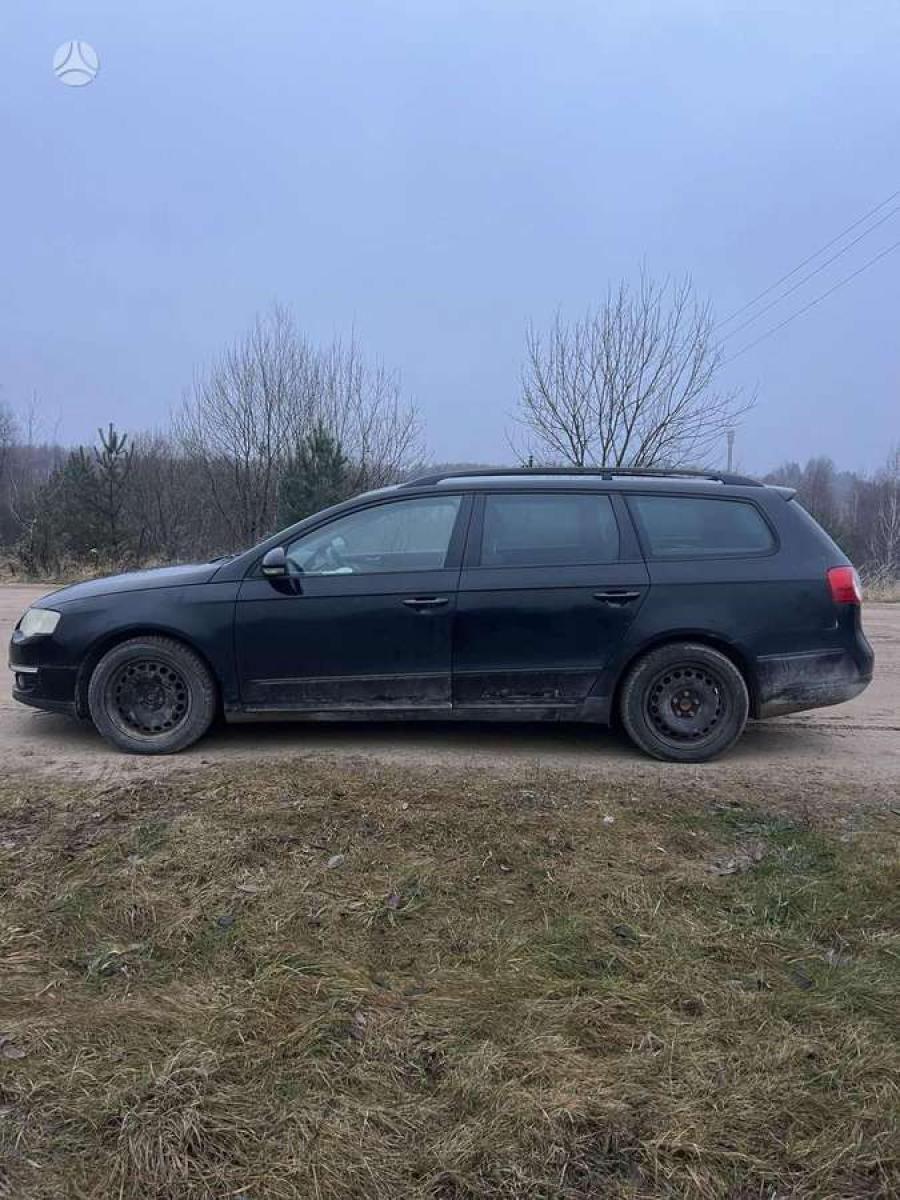 Black Volkswagen Passat 2006 in Vilnius, with an engine capacity of 1.90 L and mileage of 410 thousand km for 450 €, photo 2 on AUTOMOTO.COM.LV