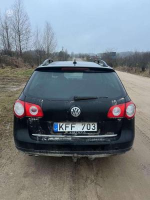 Black Volkswagen Passat 2006 in Vilnius, with an engine capacity of 1.90 L and mileage of 410 thousand km for 450 €, photo 4 on AUTOMOTO.COM.LV