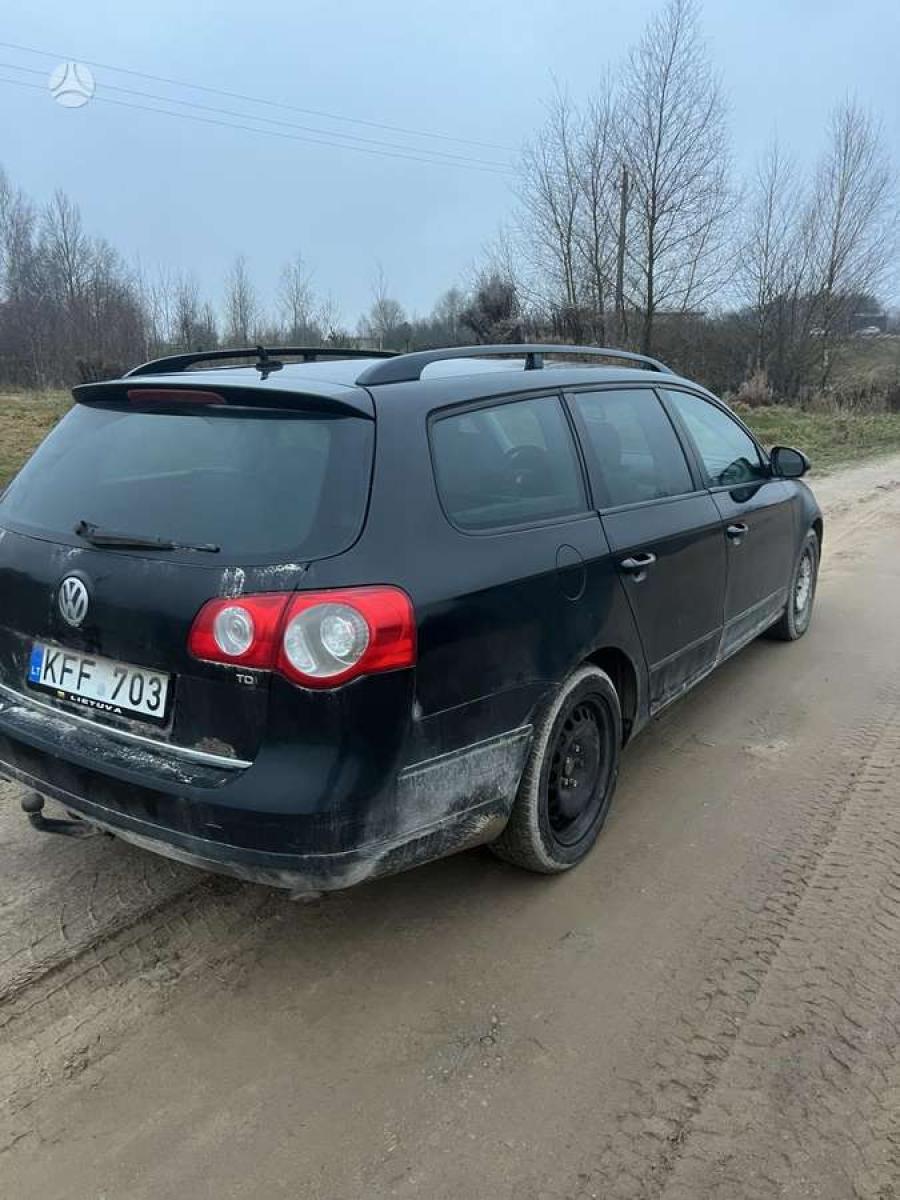Black Volkswagen Passat 2006 in Vilnius, with an engine capacity of 1.90 L and mileage of 410 thousand km for 450 €, photo 5 on AUTOMOTO.COM.LV