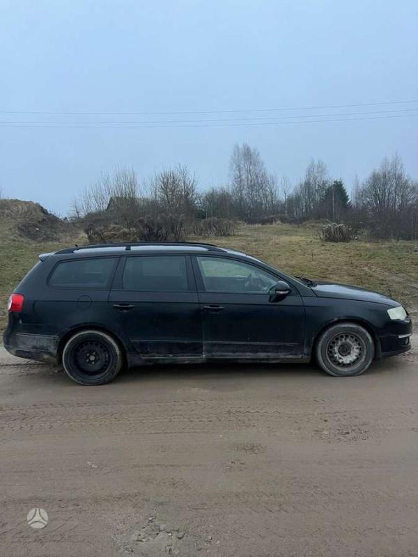 Black Volkswagen Passat 2006 in Vilnius, with an engine capacity of 1.90 L and mileage of 410 thousand km for 450 €, photo 6 on AUTOMOTO.COM.LV