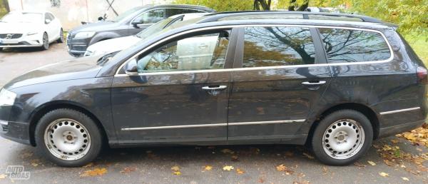 Black Volkswagen Passat 2006 in Vilnius, with an engine capacity of 2.00 L and mileage of 300 thousand km for 2350 €, photo 1 on AUTOMOTO.COM.LV